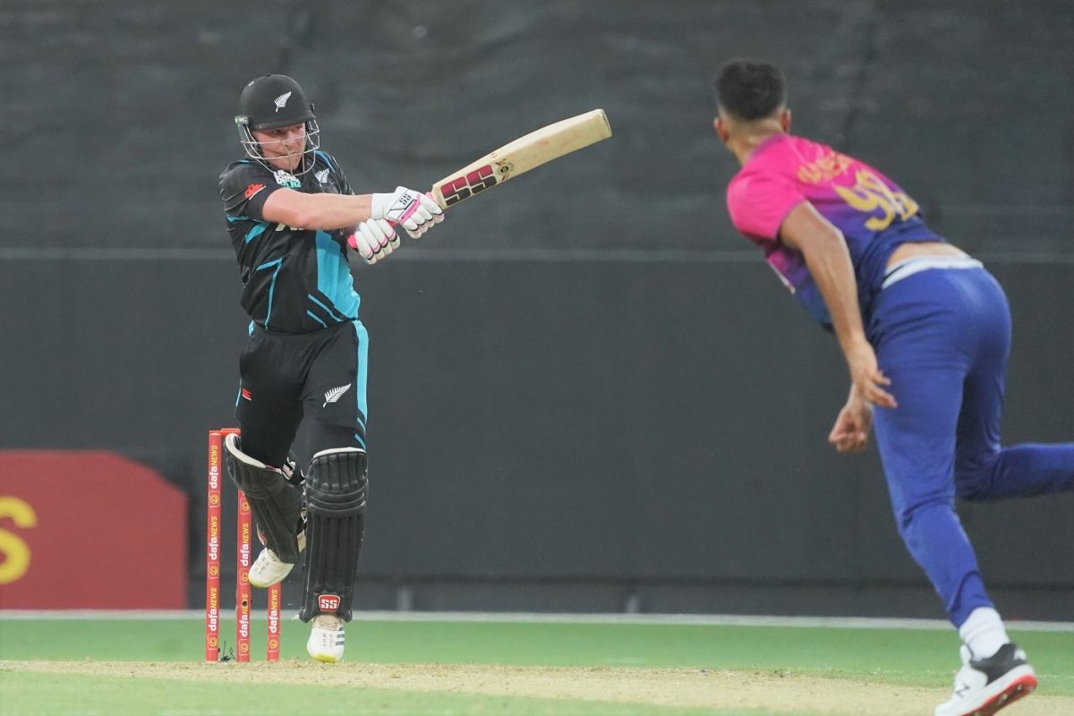 Tim Seifert and Chad Bowes prepare to open the batting for New Zealand ...