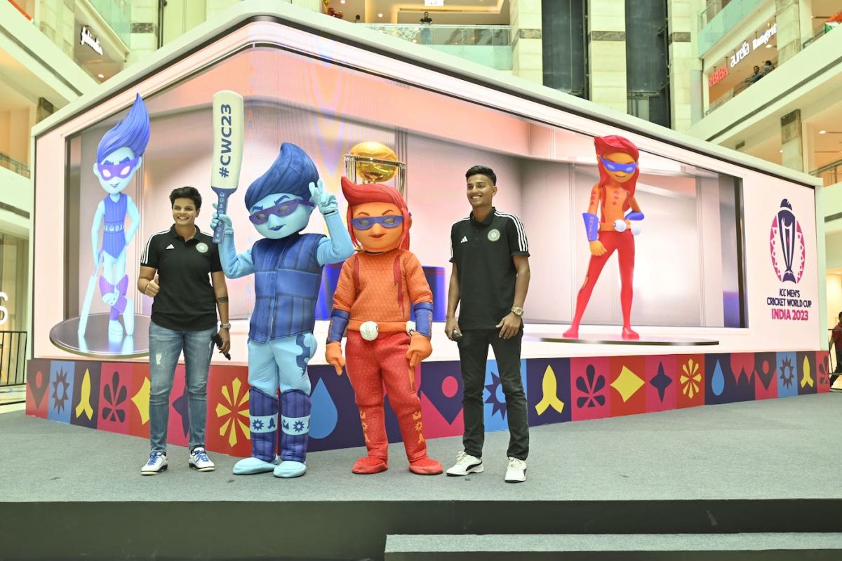 Shafali Verma and Yash Dhull with the 2023 World Cup mascots ...