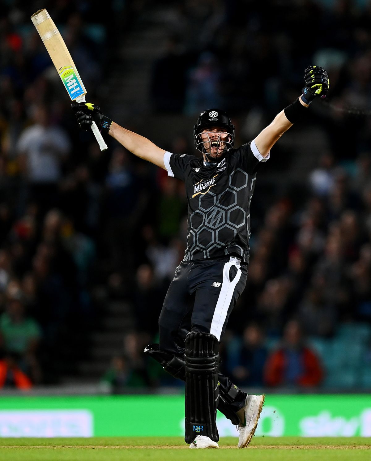 Jamie Overton celebrates after hitting the winning six | ESPNcricinfo.com