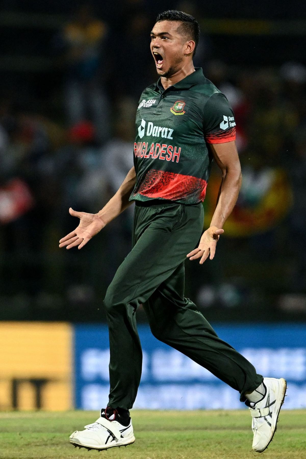Taskin Ahmed celebrates ferociously | ESPNcricinfo.com