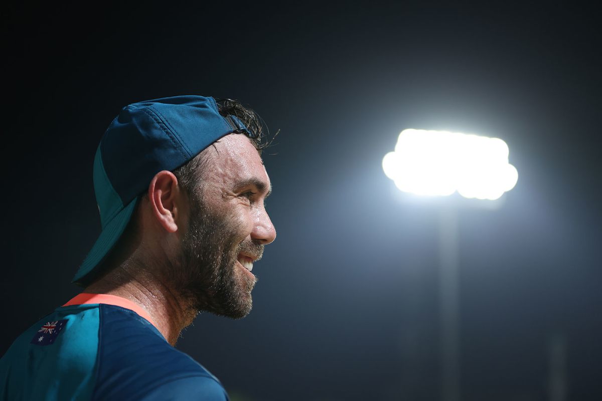 Steven Smith goes full stretch to attempt a catch | ESPNcricinfo.com