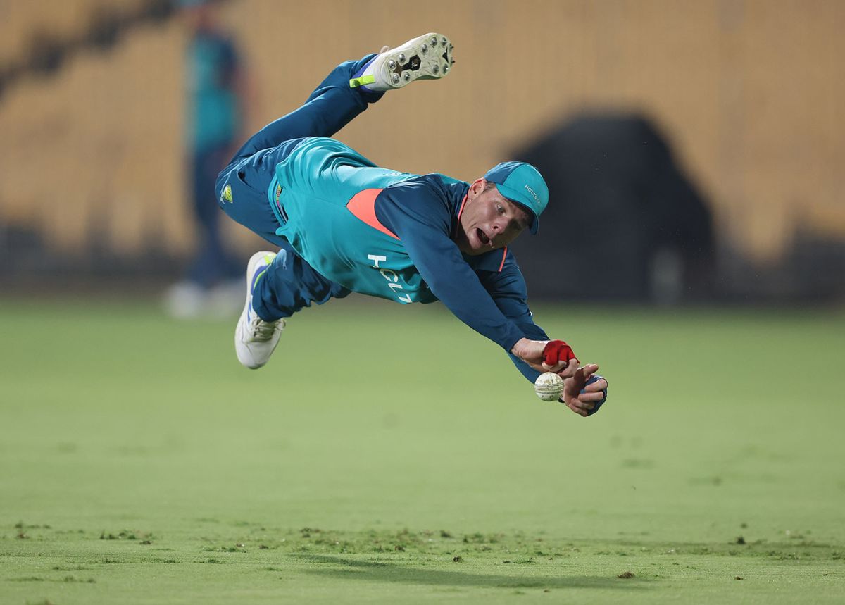 Steven Smith goes full stretch to attempt a catch | ESPNcricinfo.com
