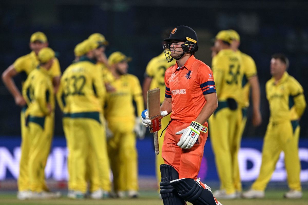 A review didn't save Bas de Leede from being out lbw | ESPNcricinfo.com A review didn't save Bas de Leede from being out lbw | ESPNcricinfo.com
