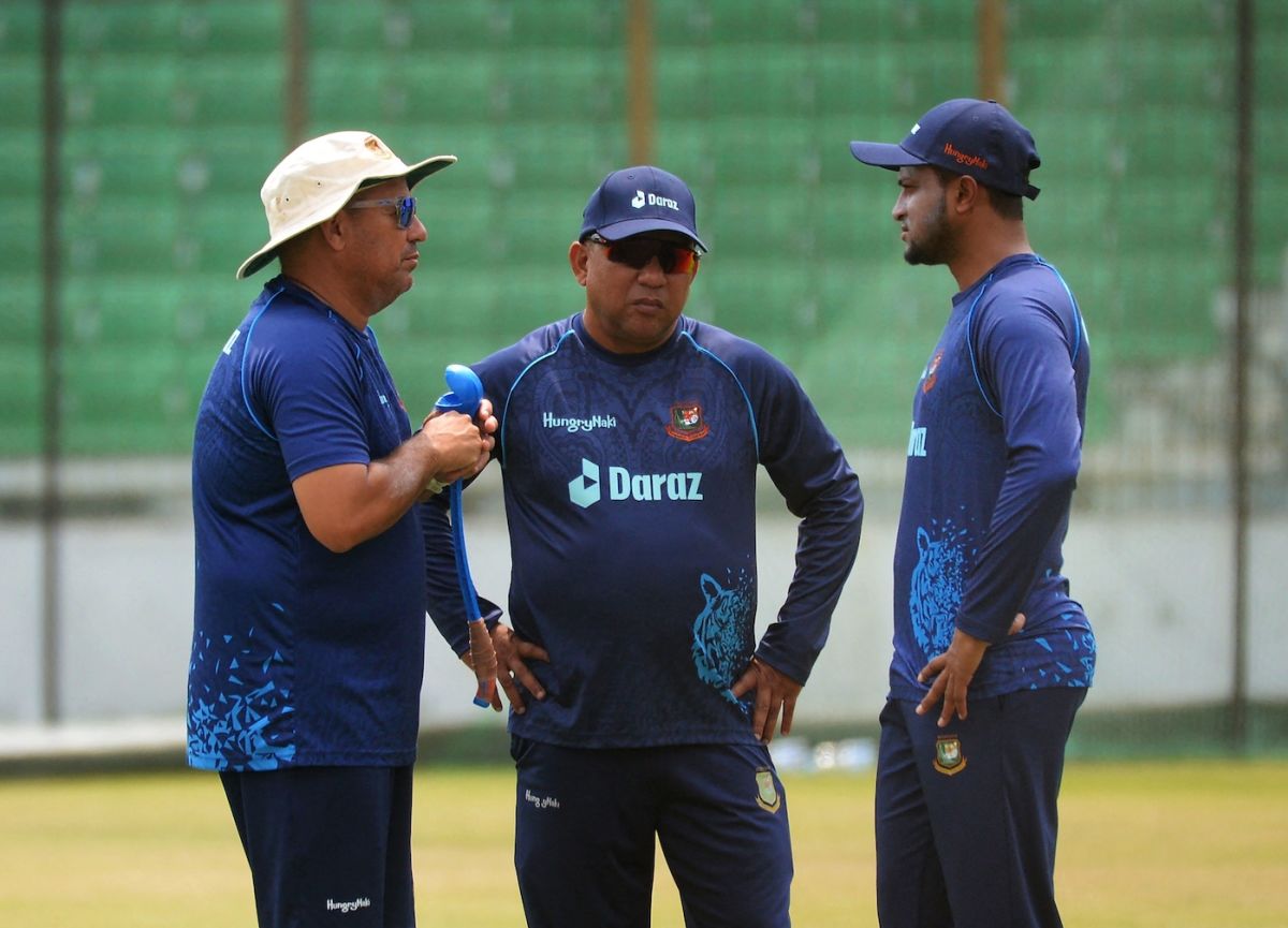 Sam Truloff dives to take a catch | ESPNcricinfo.com