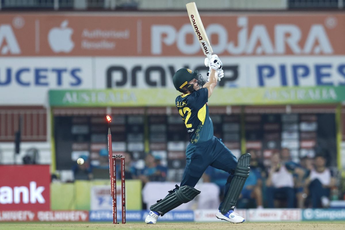 Matthew Wade was hit flush in the box by Prasidh Krishna in the 18th ...