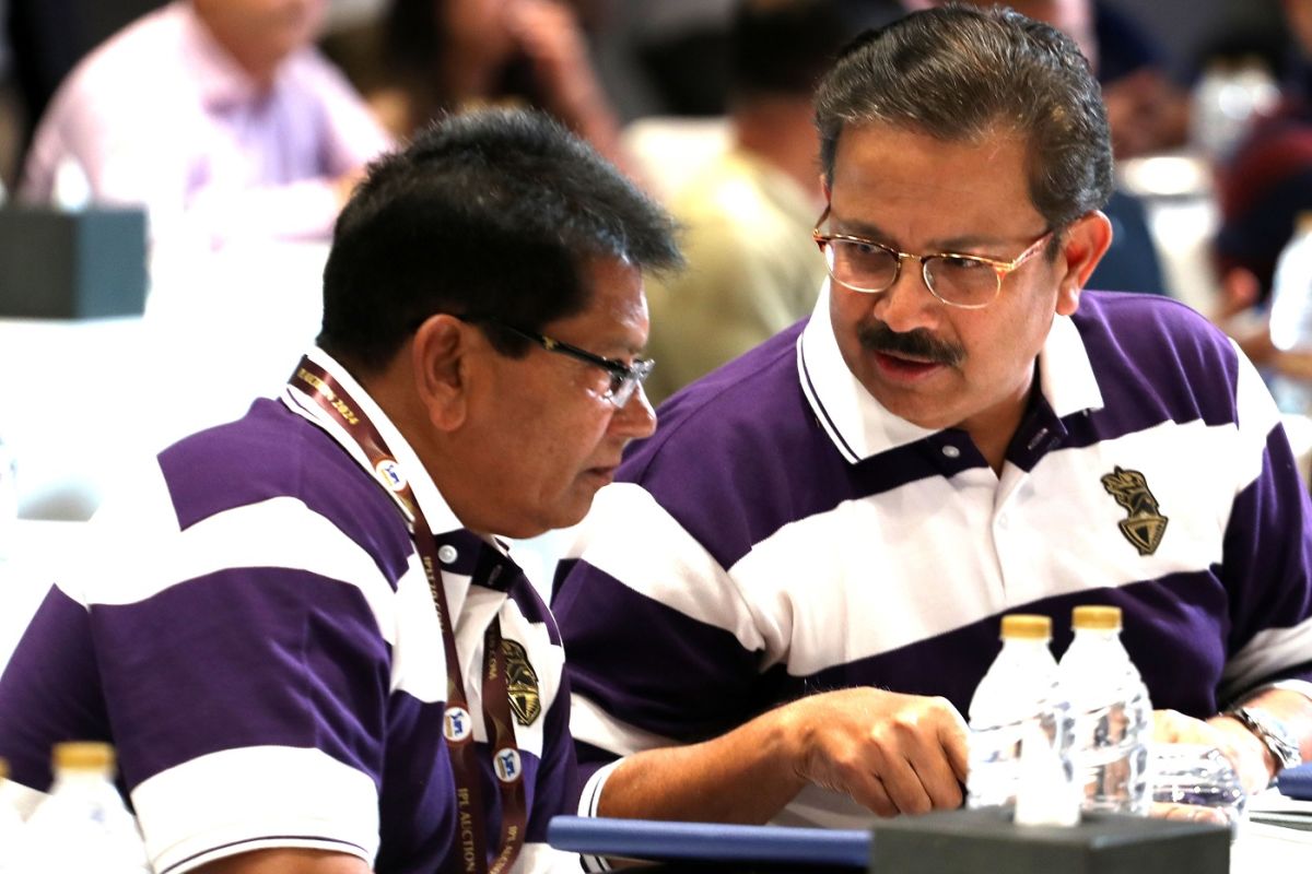 KKR coach Chandrakant Pandit and CEO Venky Mysore plot the team's path ...