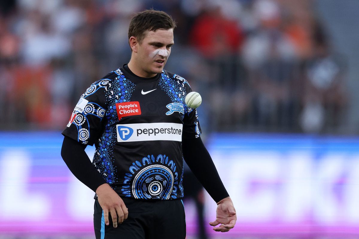 David Warner gets behind the ball | ESPNcricinfo.com