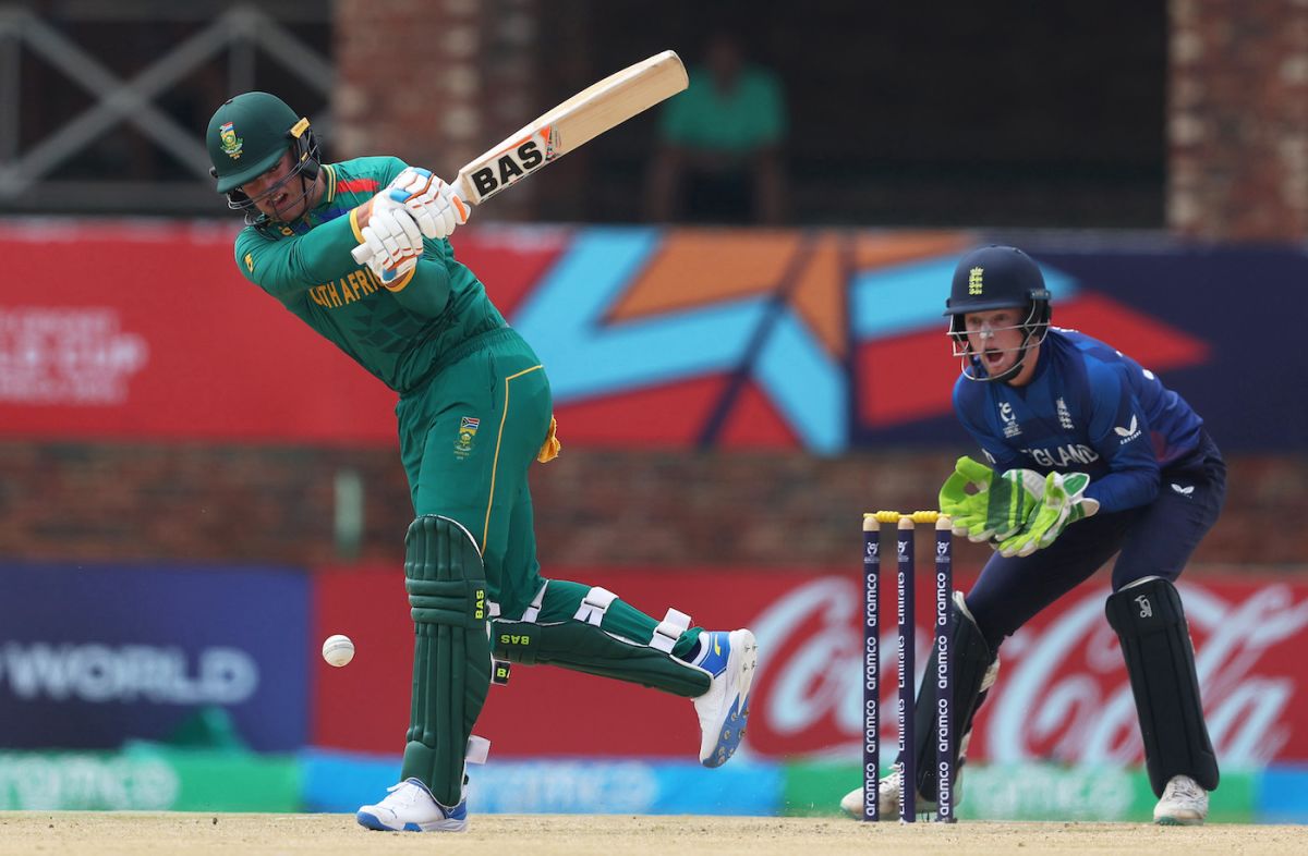 Nathan McSweeney and Moises Henriques pose with the BBL trophy ahead of ...