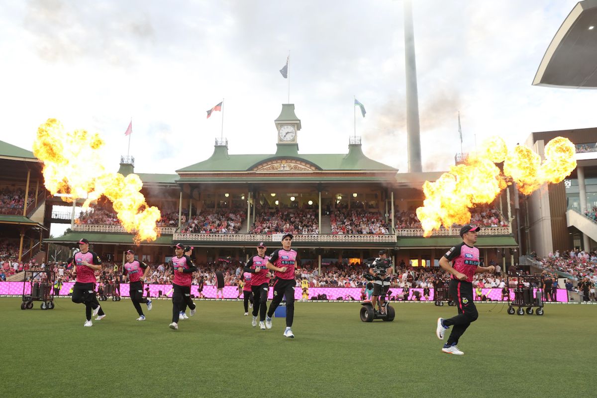 The BBL trophy in all its glory ahead of the final | ESPNcricinfo.com