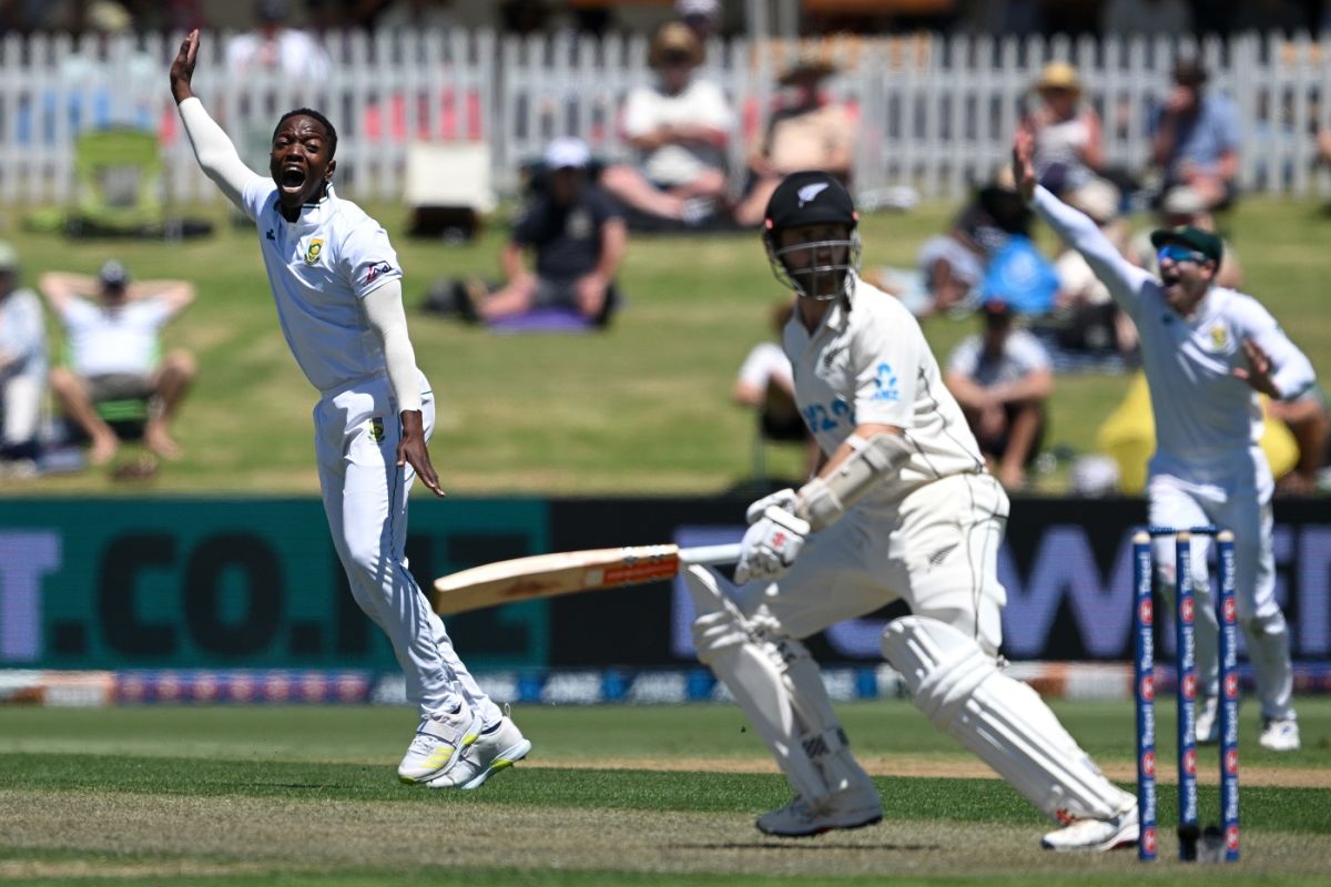 Tshepo Moreki belts out an appeal | ESPNcricinfo.com