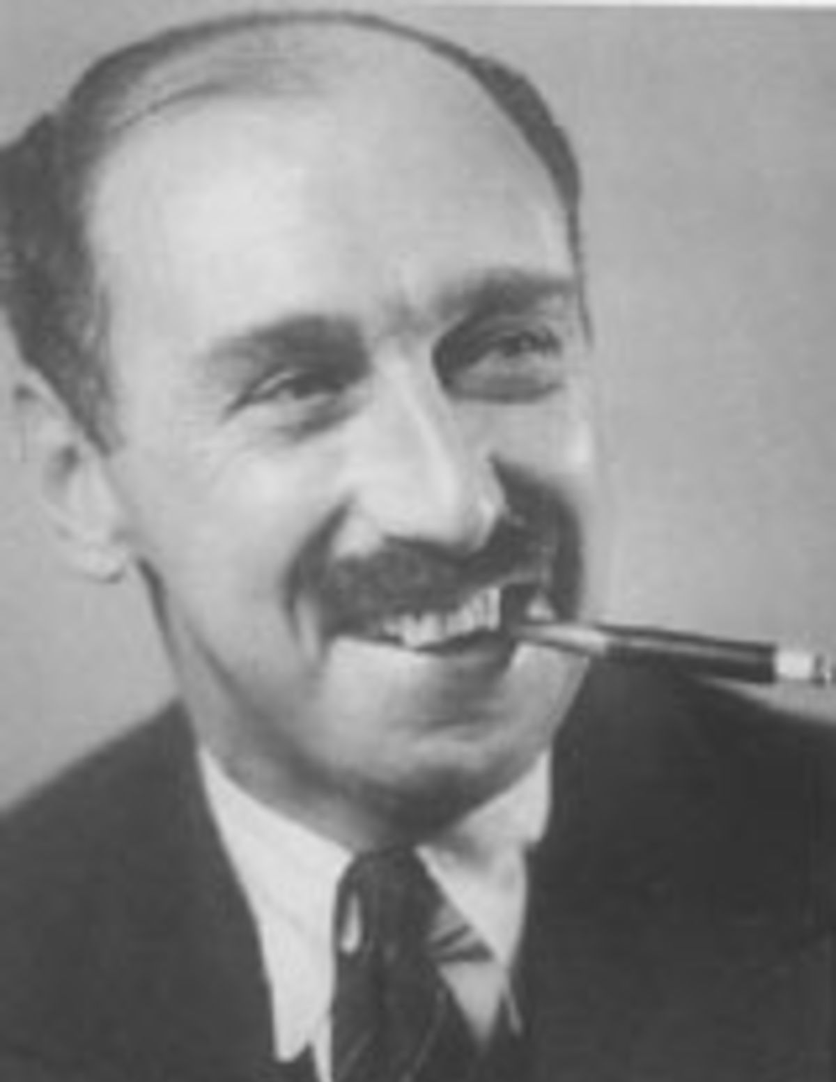 Dennis Lillee argues over the legality of Lillee's aluminium bat ...