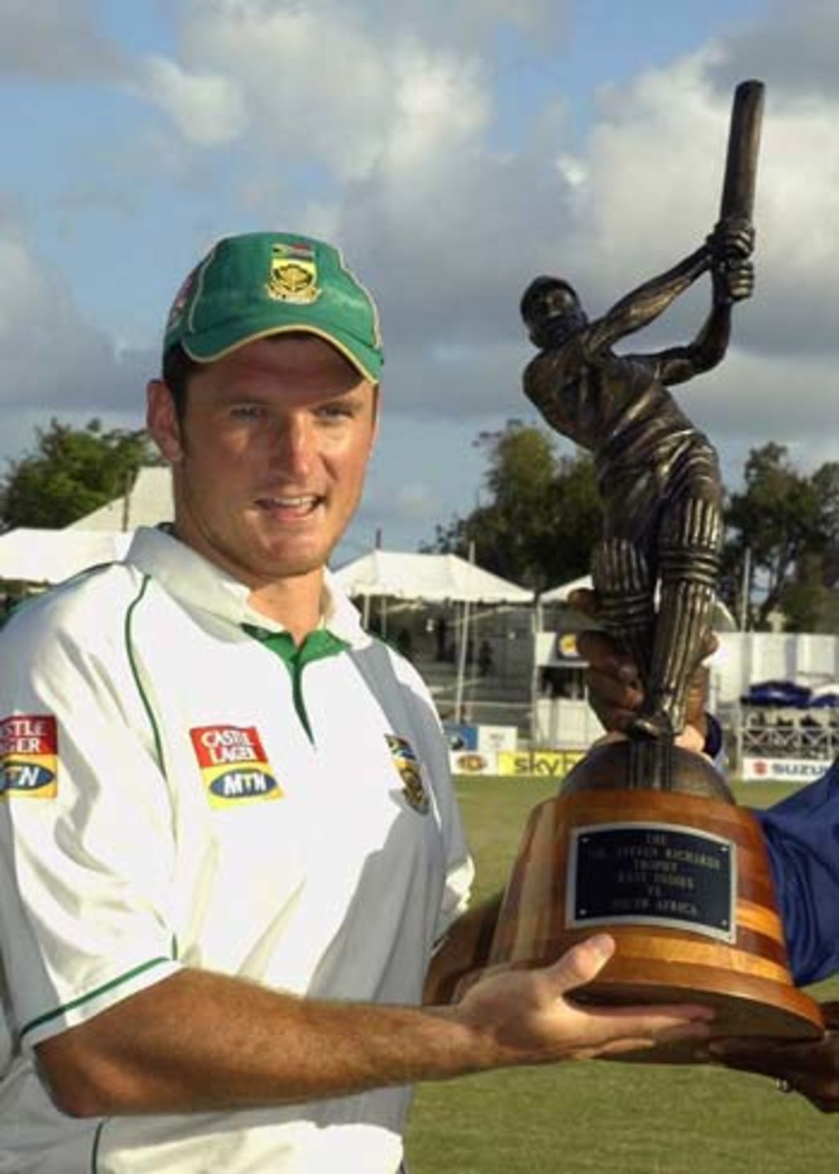 Graeme Smith with the Sir Vivian Richards trophy after South Africa's ... Graeme Smith with the Sir Vivian Richards trophy after South Africa's ...