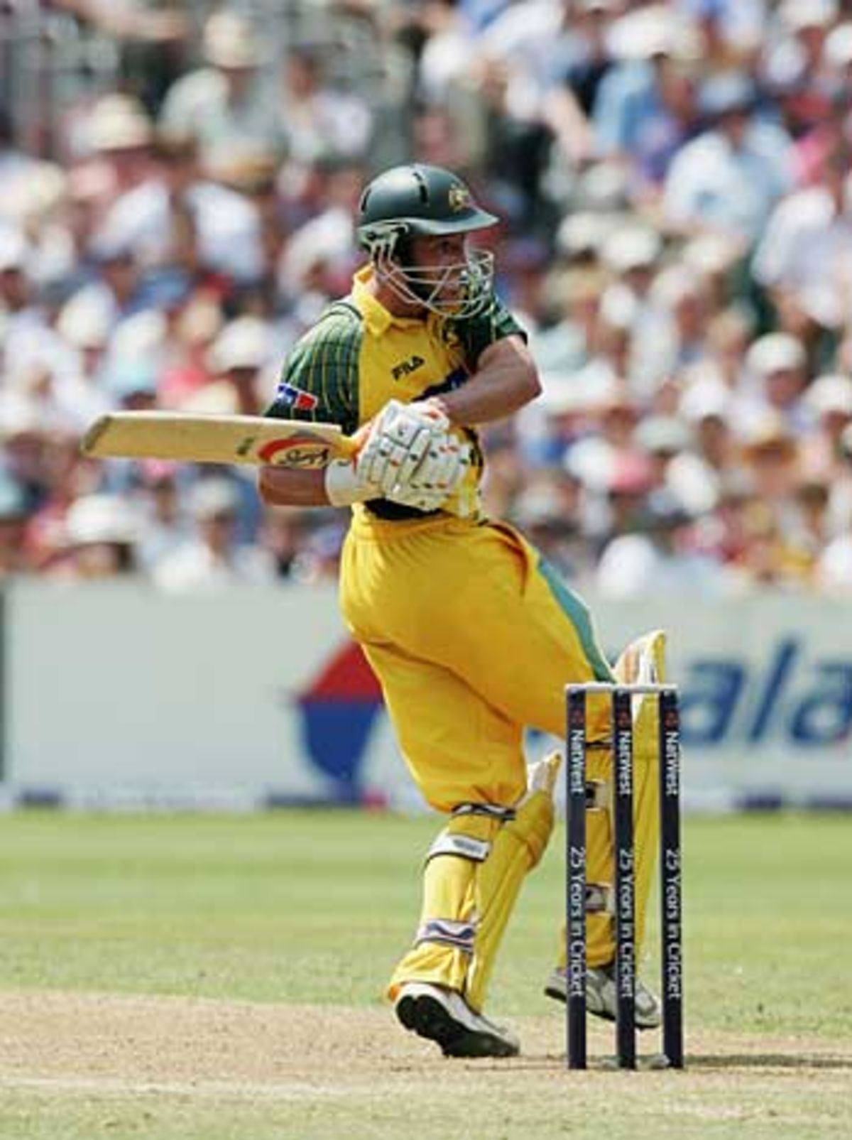 Michael Hussey sweeps | ESPNcricinfo.com
