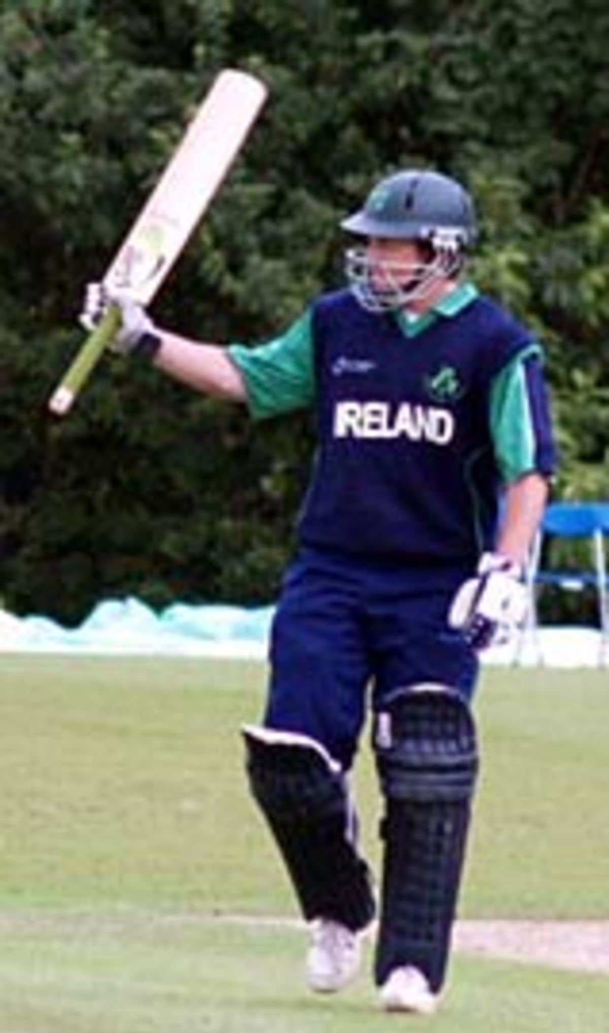 Ed Joyce acknowledges the crowd | ESPNcricinfo.com