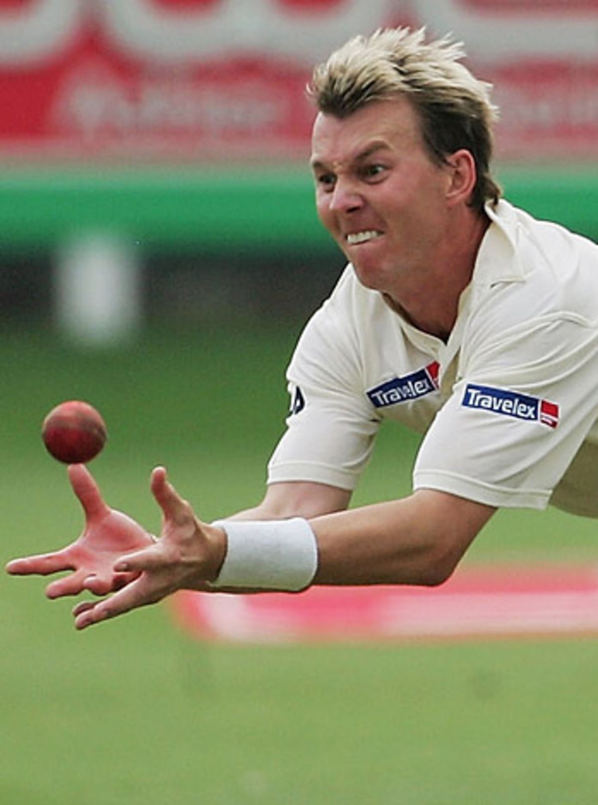 Brett Lee dives to take a brilliant catch | ESPNcricinfo.com