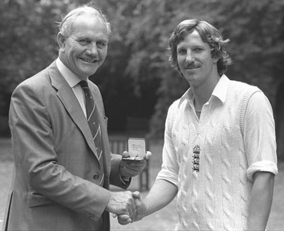 Ian Botham and Alec Bedser | ESPNcricinfo.com