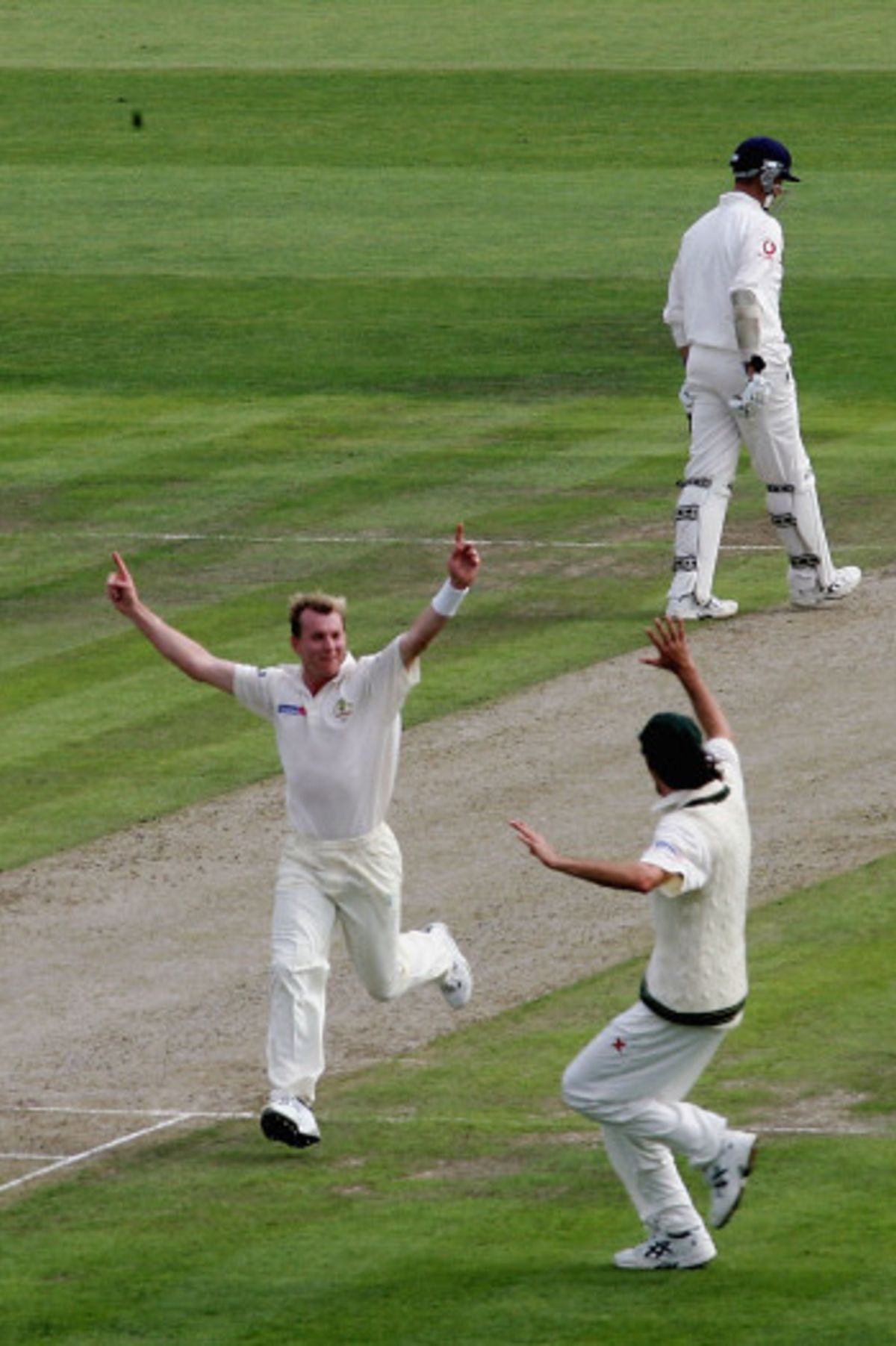 Brett Lee celebrates the dismissal of Andrew Strauss | ESPNcricinfo.com