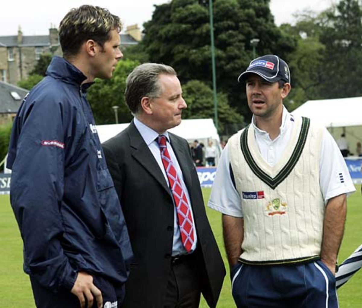 Adam Gilchrist signs autographs | ESPNcricinfo.com