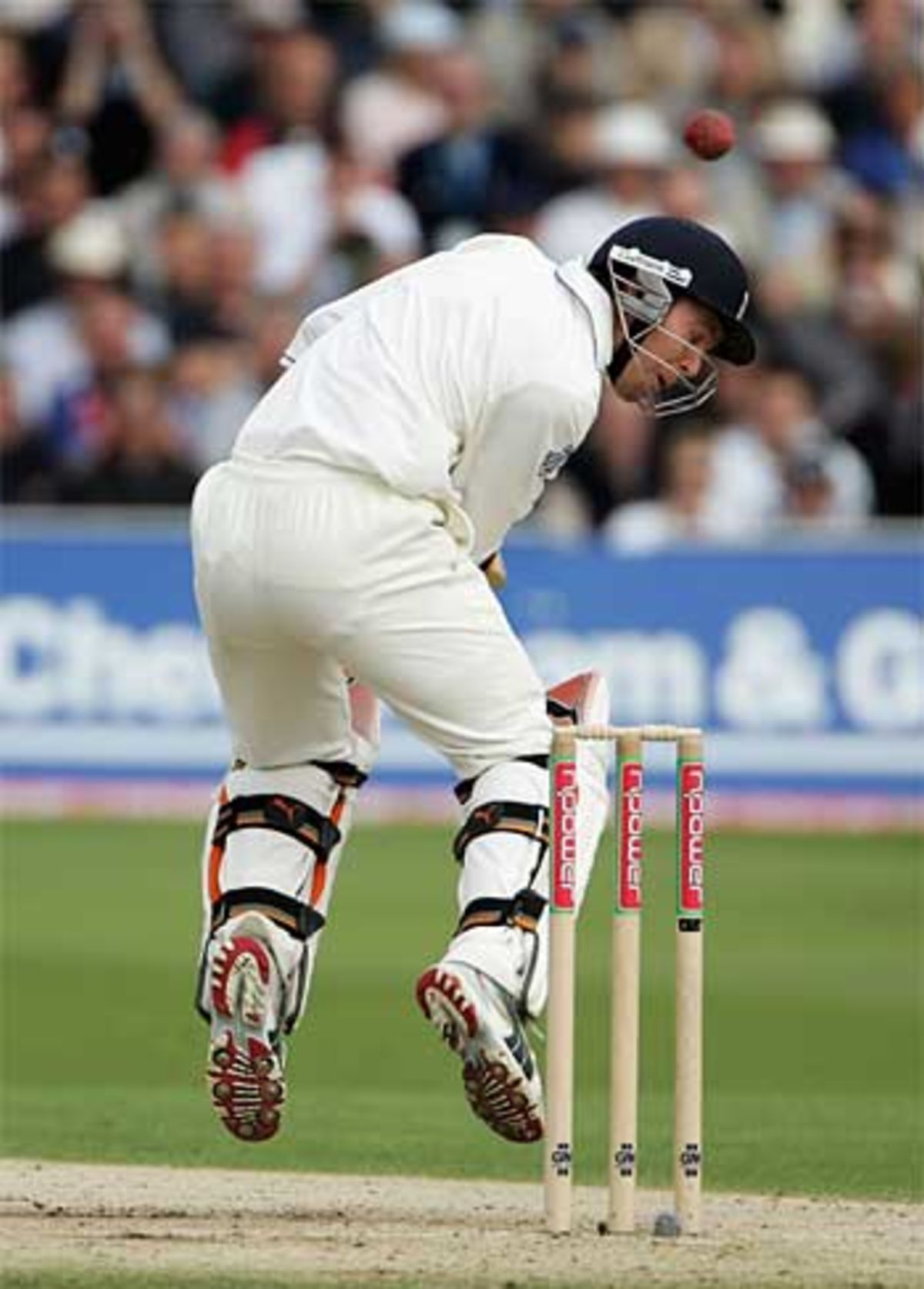 Geraint Jones takes hasty evasive action | ESPNcricinfo.com