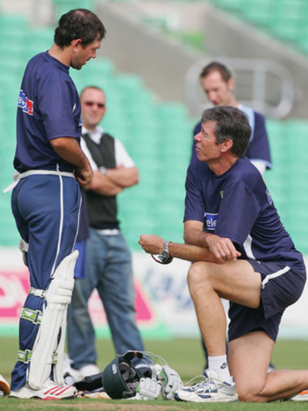 Ricky Ponting receives advice from John Buchanan | ESPNcricinfo.com