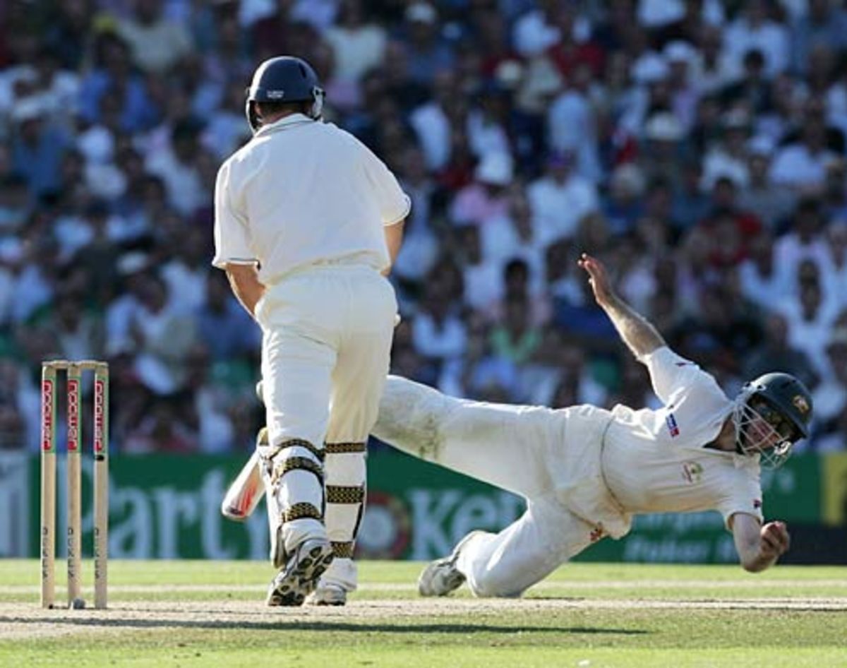 Andrew Strauss falls to a brilliant Simon Katich bat-pad catch ...