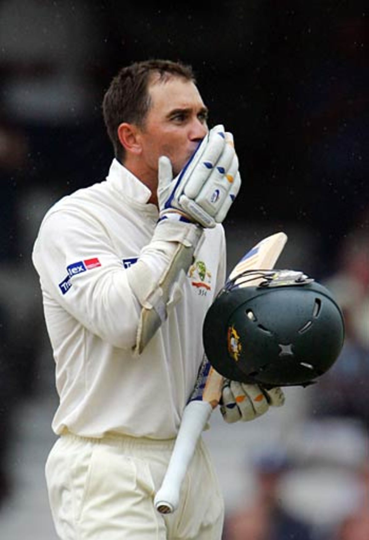 Justin Langer blows a kiss to celebrate his century | ESPNcricinfo.com