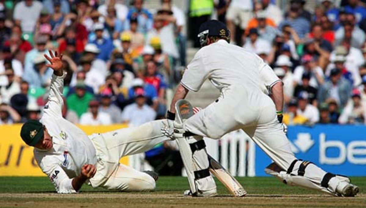 Ricky Ponting dives to catch Paul Collingwood inches off the ground | ESPNcricinfo.com