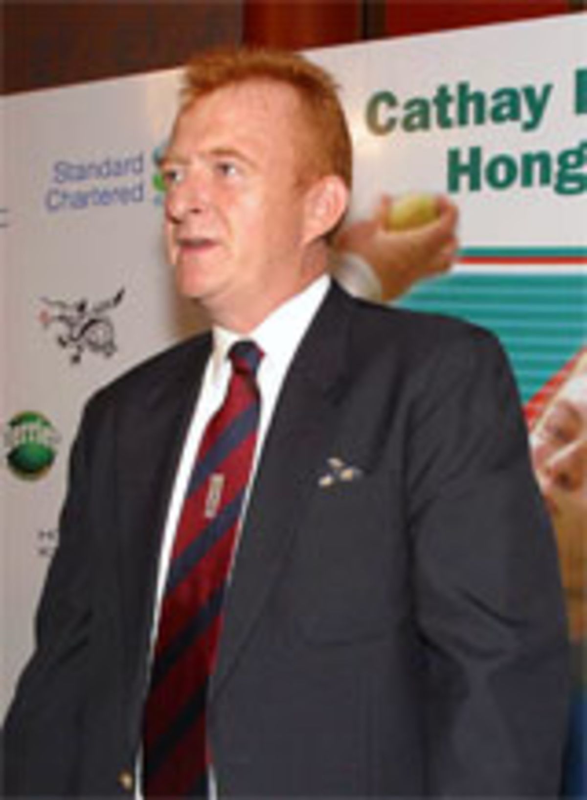 Clive Howard announces the draw for the 2005 Hong Kong International ...