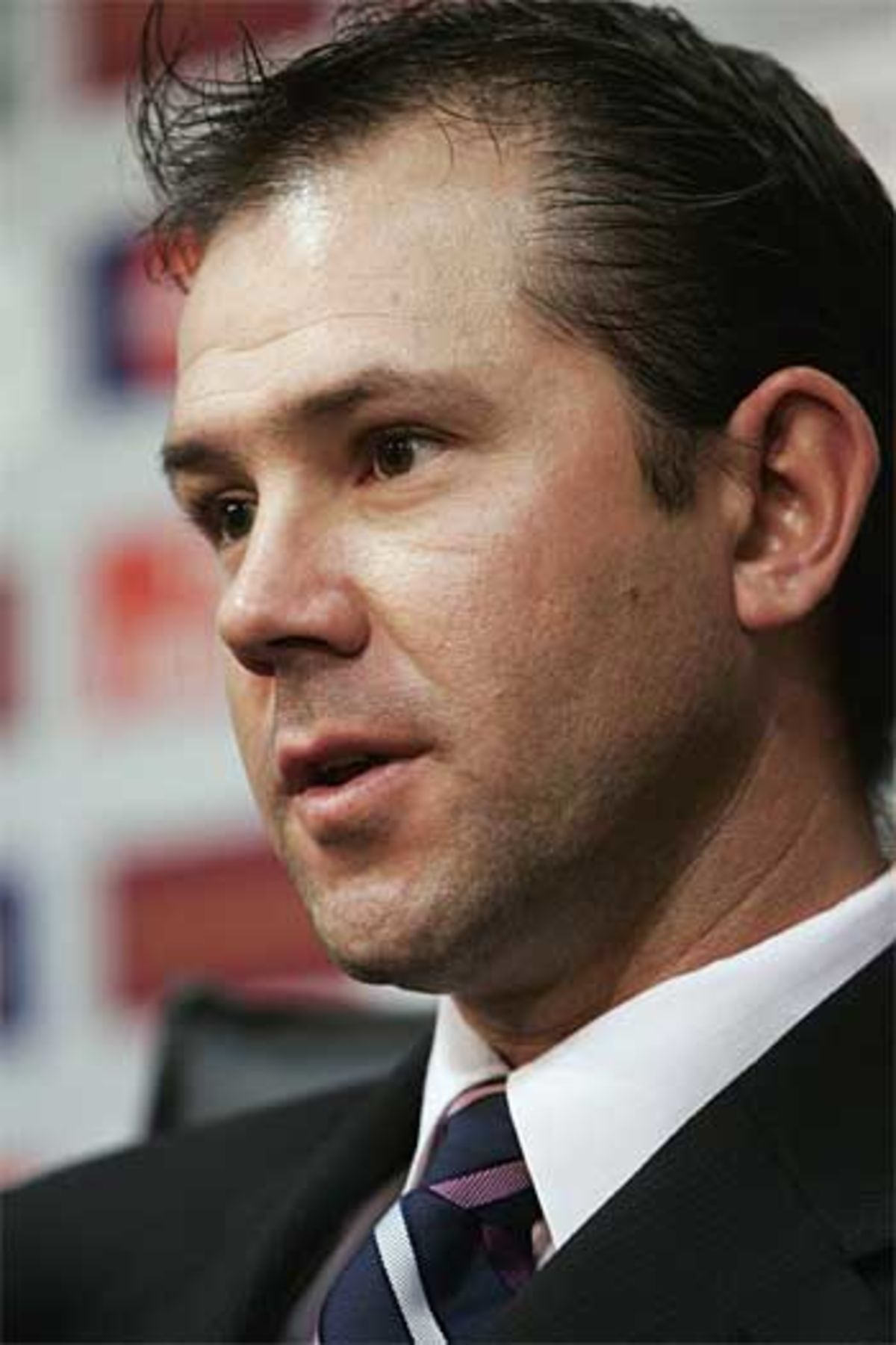 Imran Farhat, head bowed, trudges off | ESPNcricinfo.com Imran Farhat, head bowed, trudges off | ESPNcricinfo.com