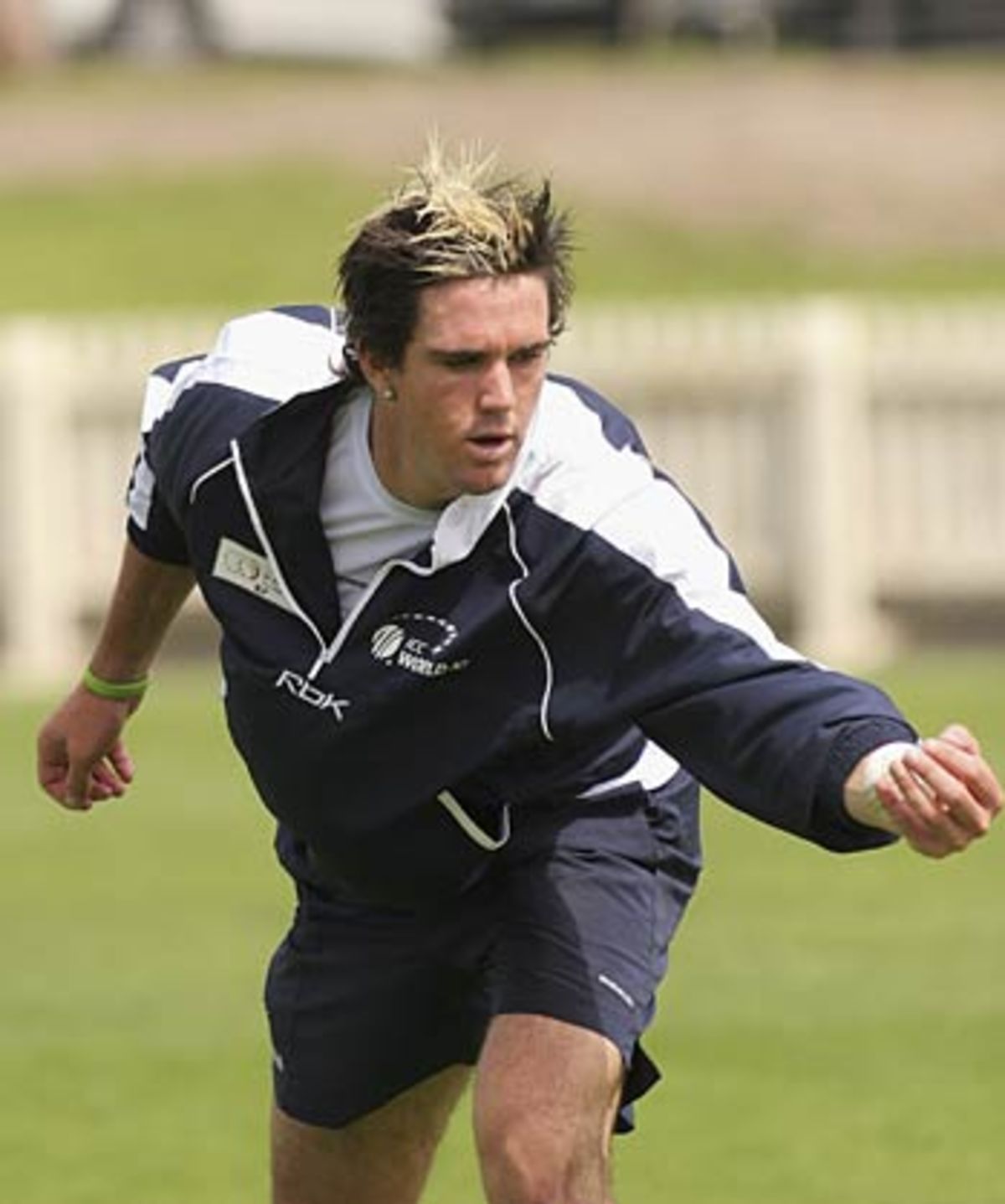 Brian Lara chats with Makhaya Ntini at practice | ESPNcricinfo.com