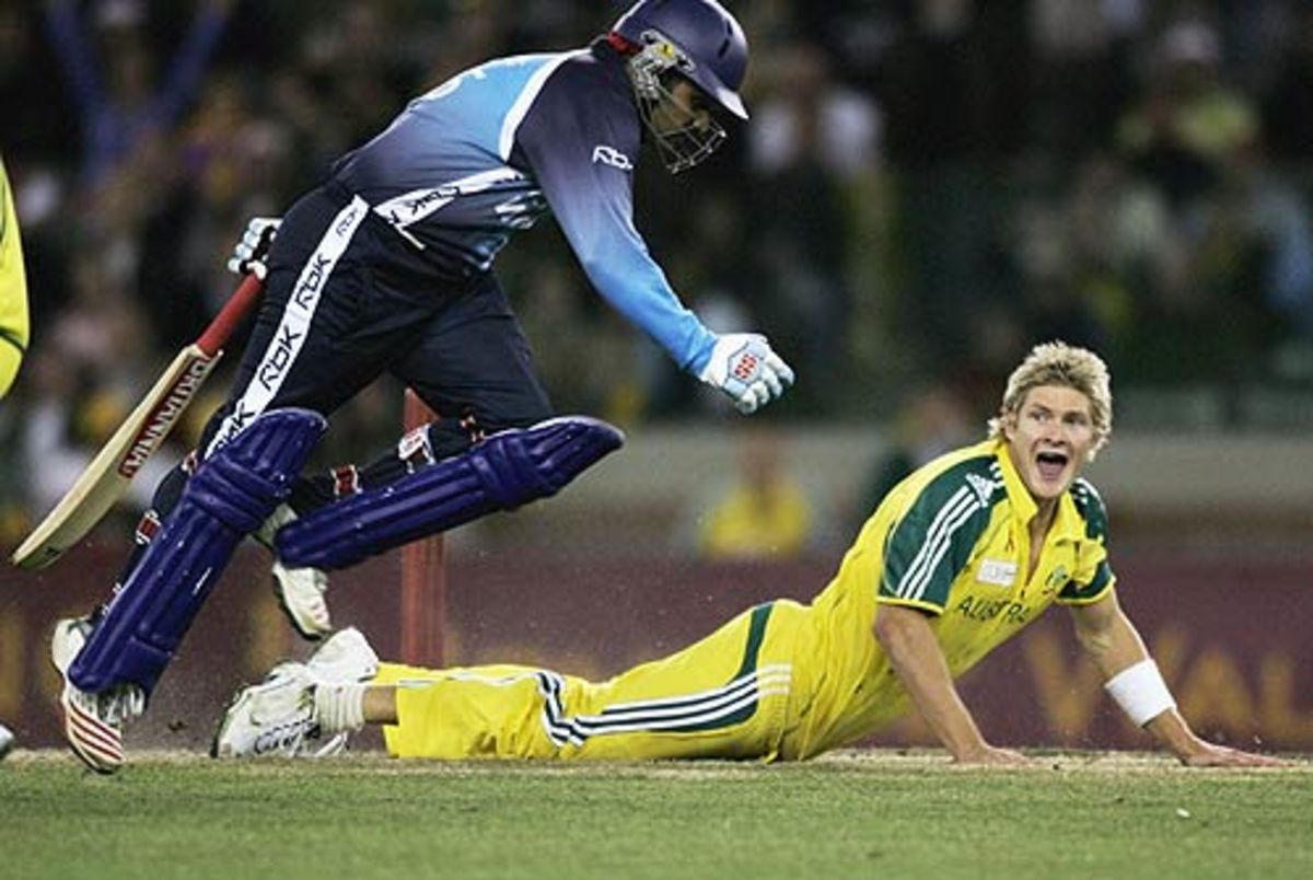 Shane Watson celebrates the wicket of Andrew Flintoff | ESPNcricinfo.com