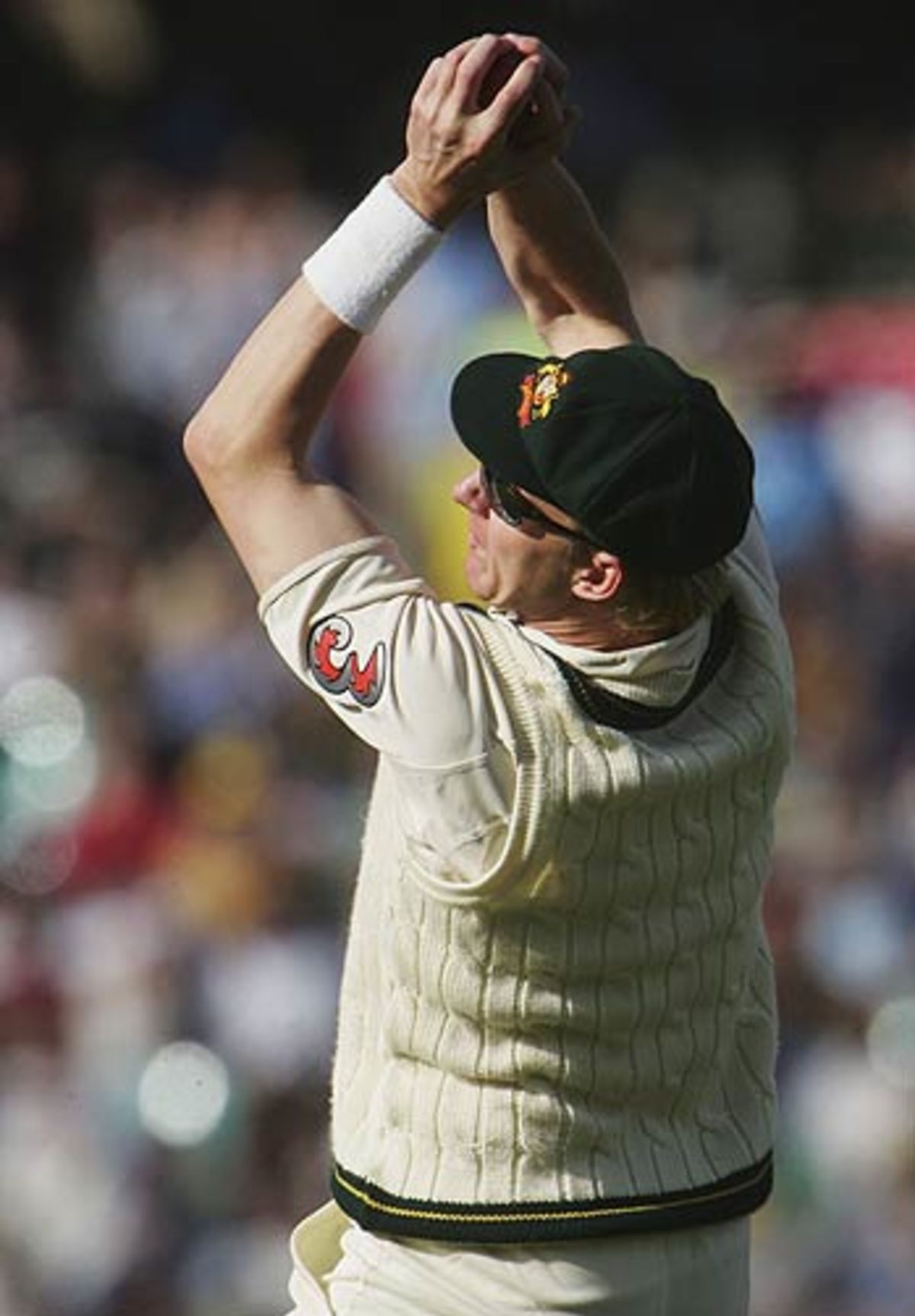 Brett Lee takes a good catch to end Andrew Flintoff's innings of 35 ...