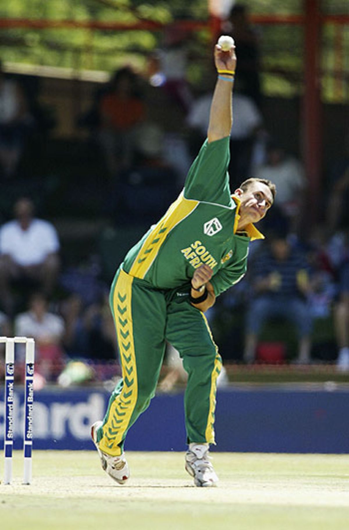 Andre Nel bowls | ESPNcricinfo.com