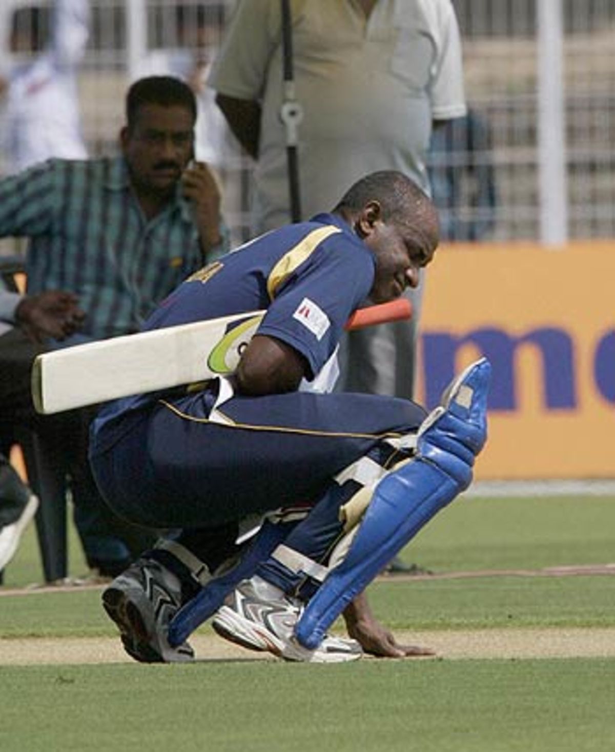 Marvan Atapattu, Thilan Samaraweera and Sanath Jayasuriya warm up ... Marvan Atapattu, Thilan Samaraweera and Sanath Jayasuriya warm up ...