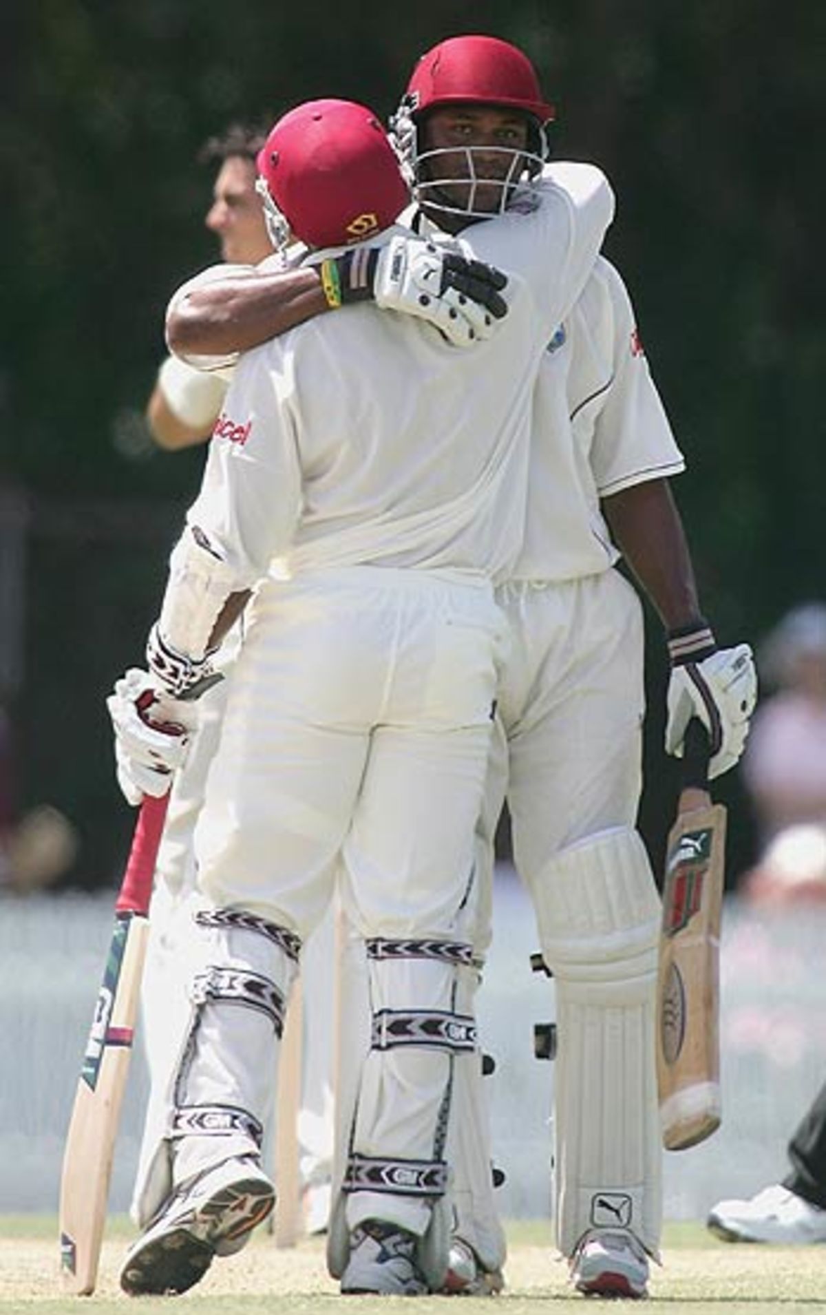 Tino Best congratulates Marlon Samuels on his double century ...