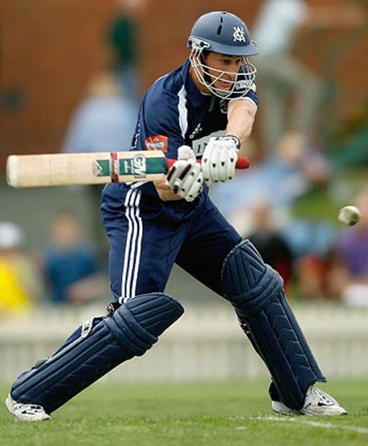 Brad Hodge and David Hussey added 118 to see Victoria home ...