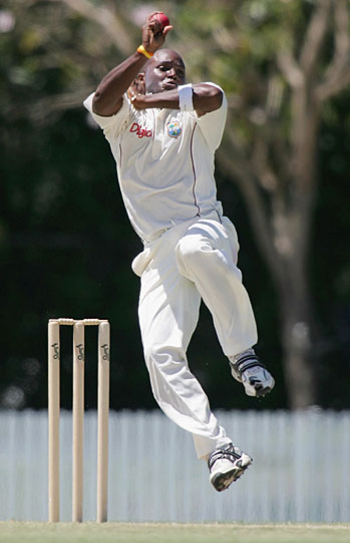 Tino Best winds up | ESPNcricinfo.com