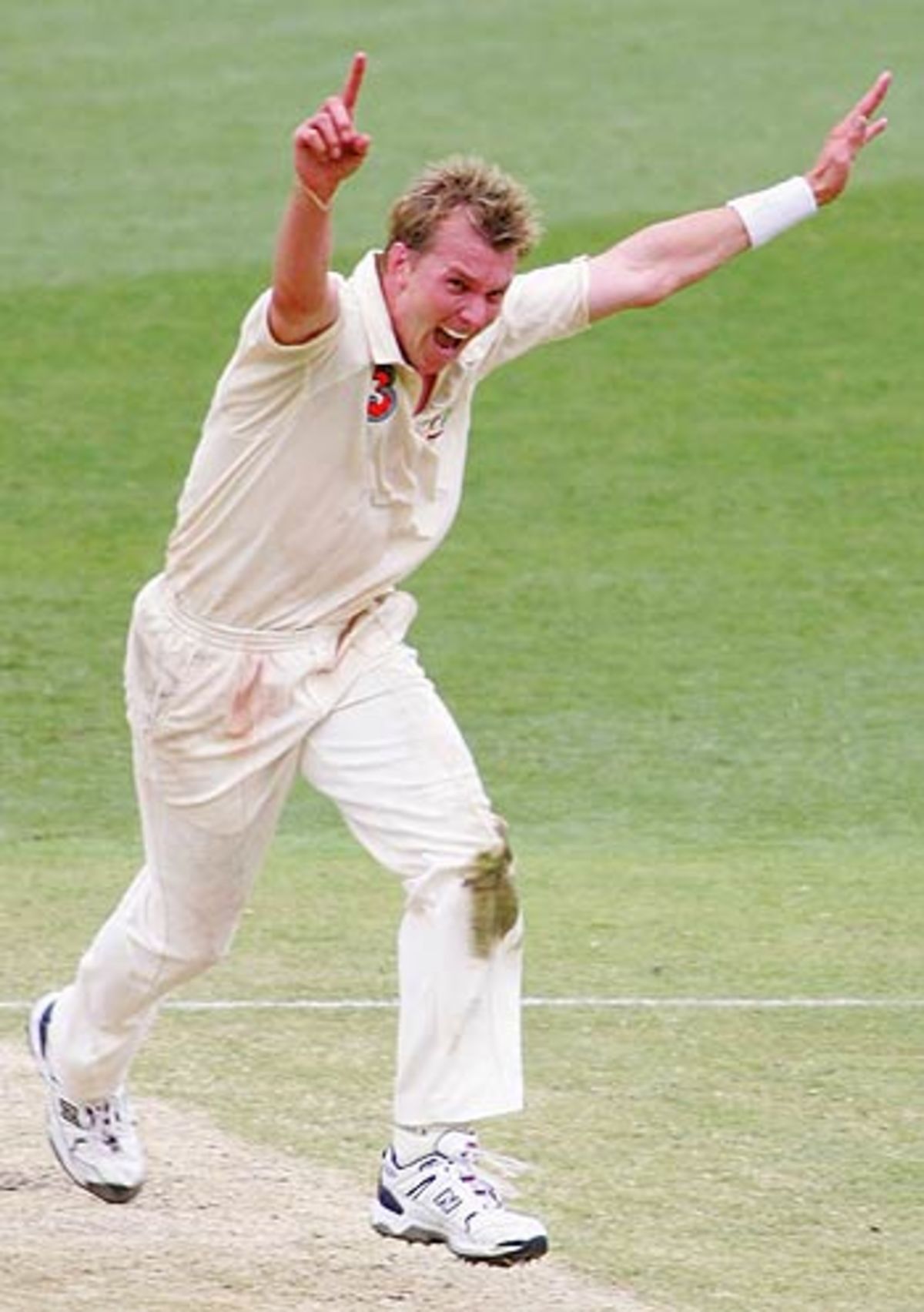 Brett Lee takes off after the final wicket, his fifth | ESPNcricinfo.com