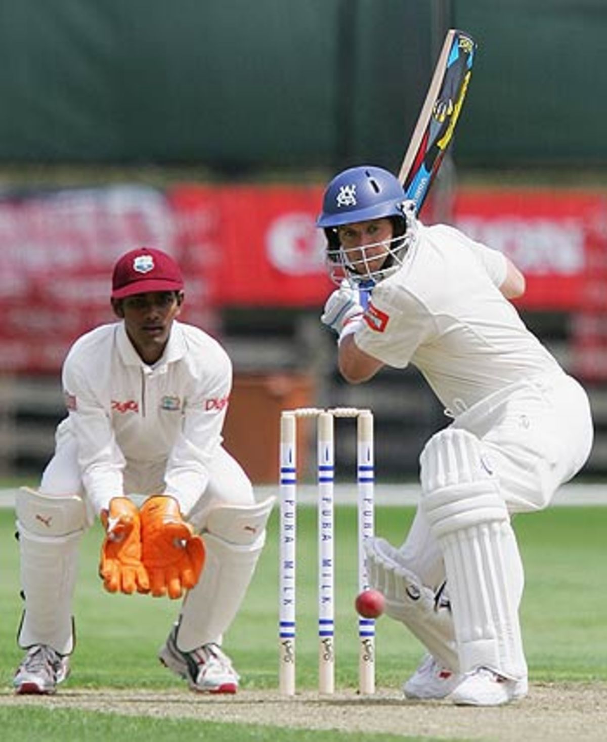 Brad Hodge lines up to smack Marlon Samuels | ESPNcricinfo.com