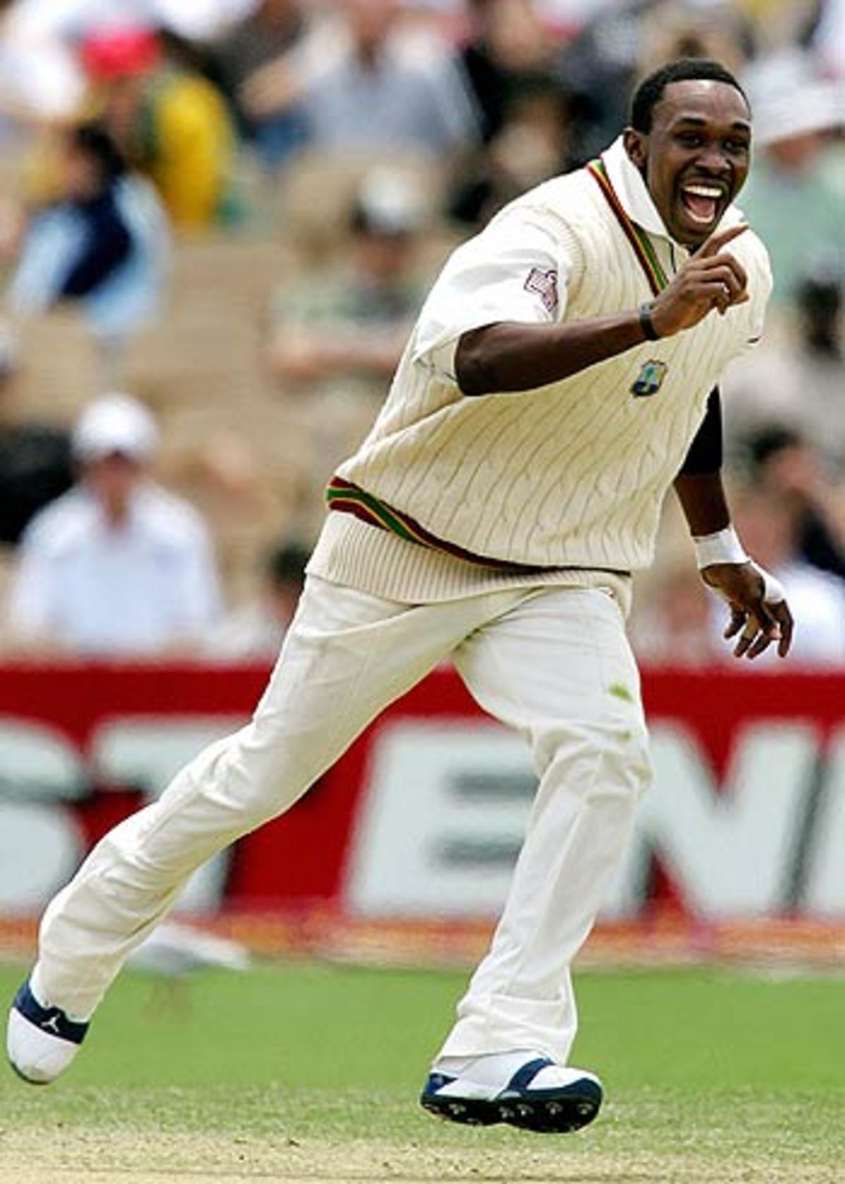 Dwayne Bravo celebrates Brett Lee's wicket | ESPNcricinfo.com