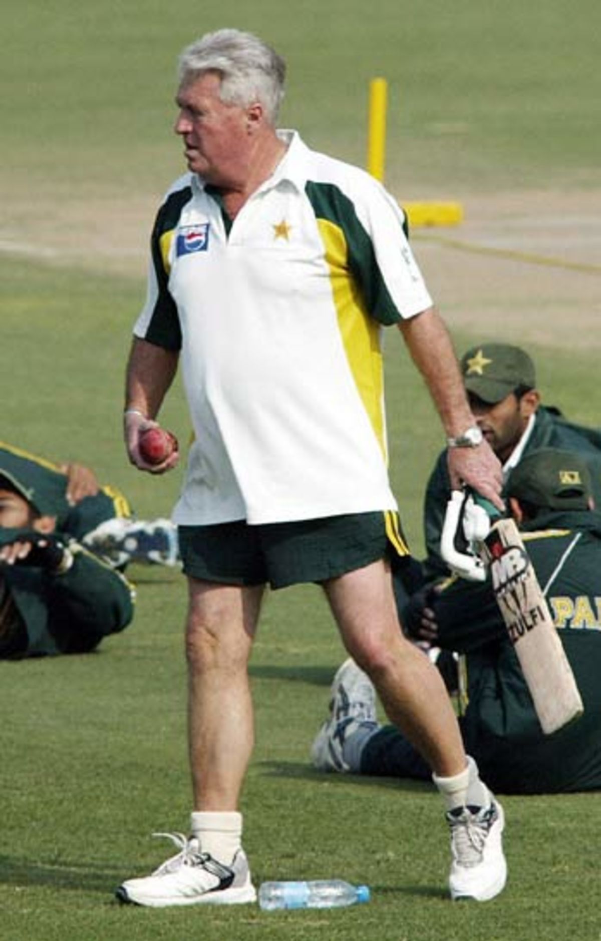 Pakistan coach Bob Woolmer takes charge of training | ESPNcricinfo.com