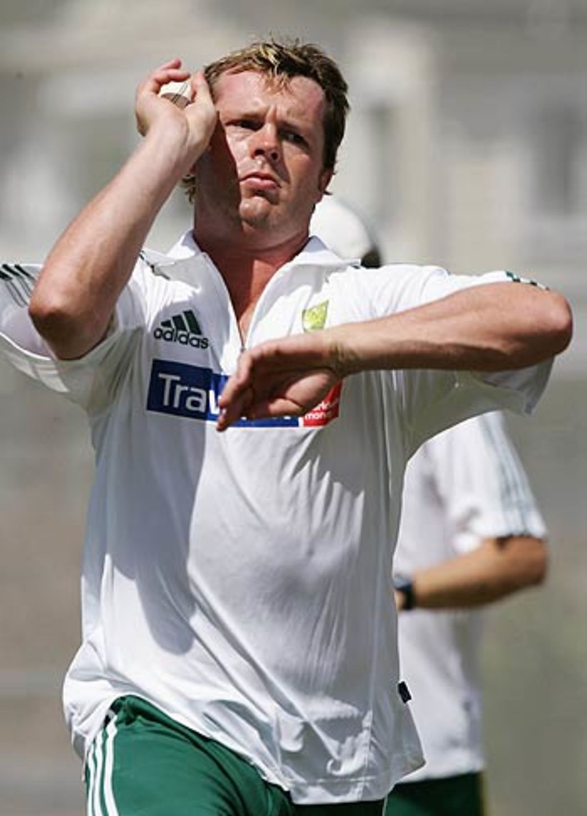 Mick Lewis has a bowl at the nets | ESPNcricinfo.com