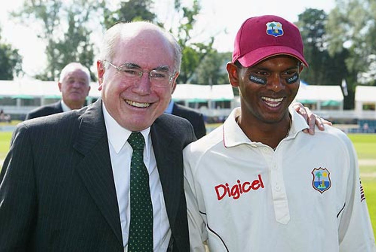 Shivnarine Chanderpaul and John Howard have a laugh | ESPNcricinfo.com
