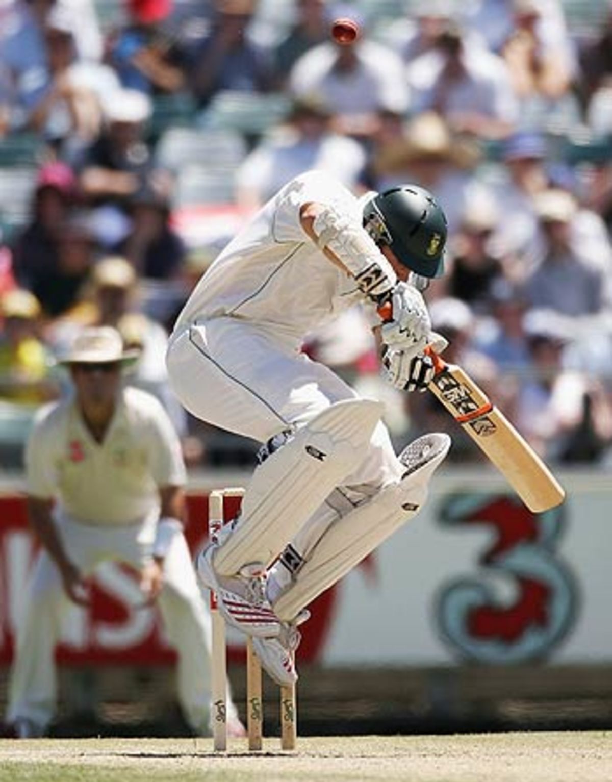 Graeme Smith sets off for a run | ESPNcricinfo.com
