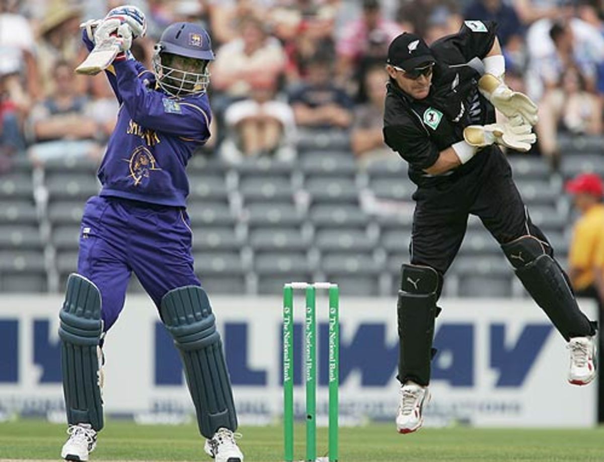 Upul Tharanga celebrates his hundred | ESPNcricinfo.com