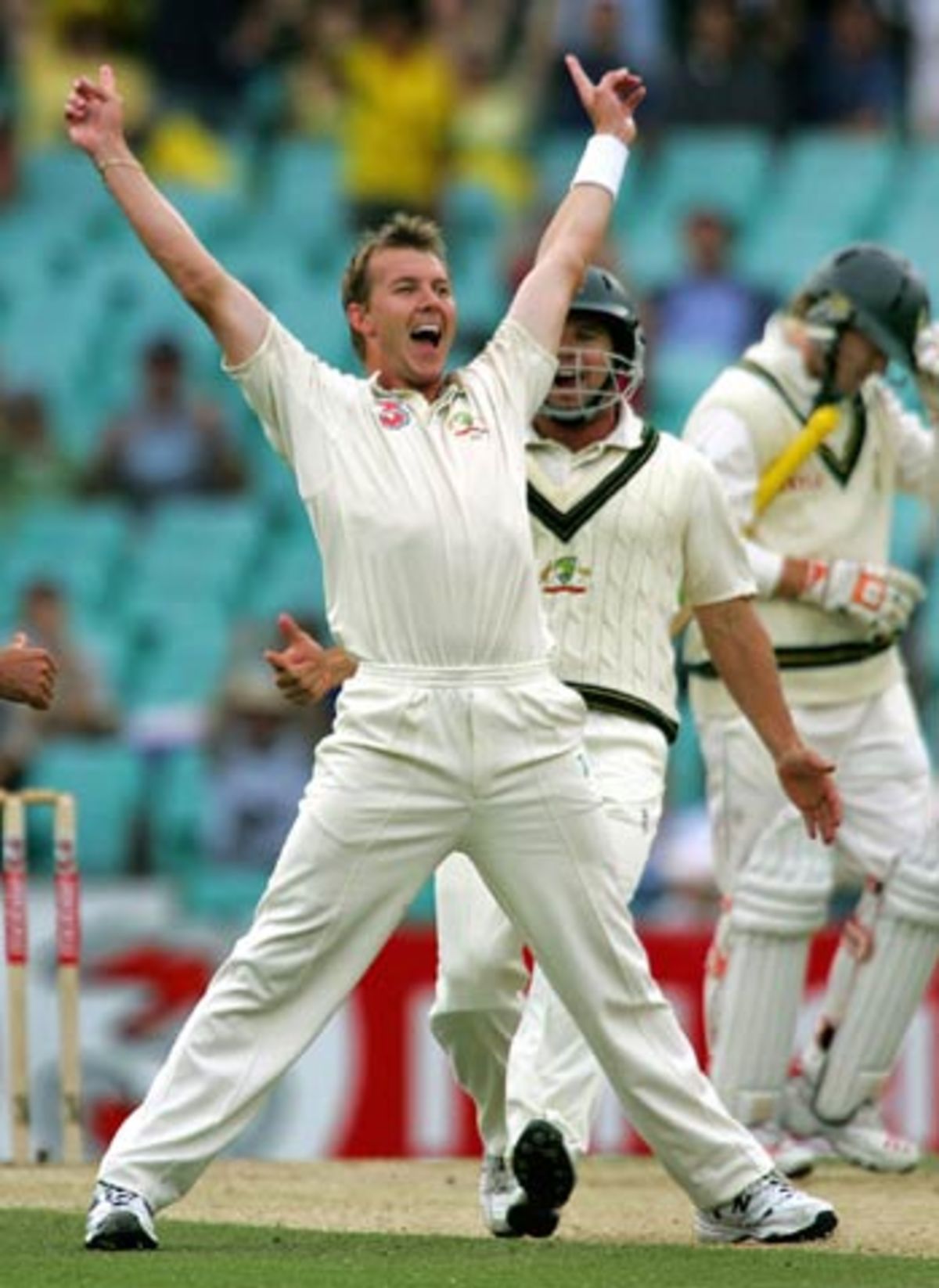 Brett Lee does a Flintoff | ESPNcricinfo.com
