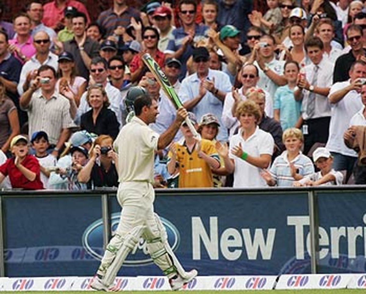 Adam Gilchrist and Ricky Ponting pose with the series trophy ...