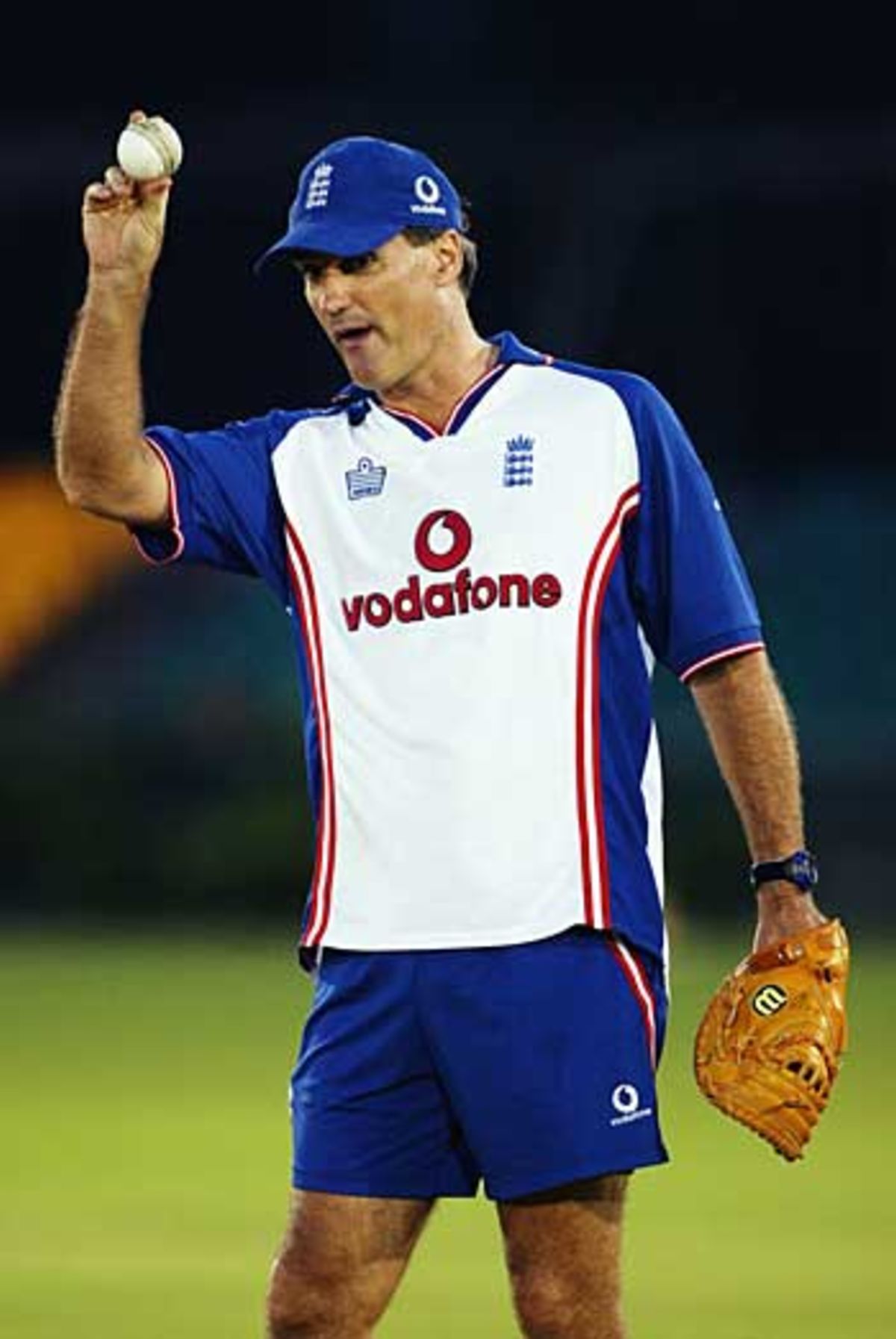 Tim Boon organises a fielding session | ESPNcricinfo.com