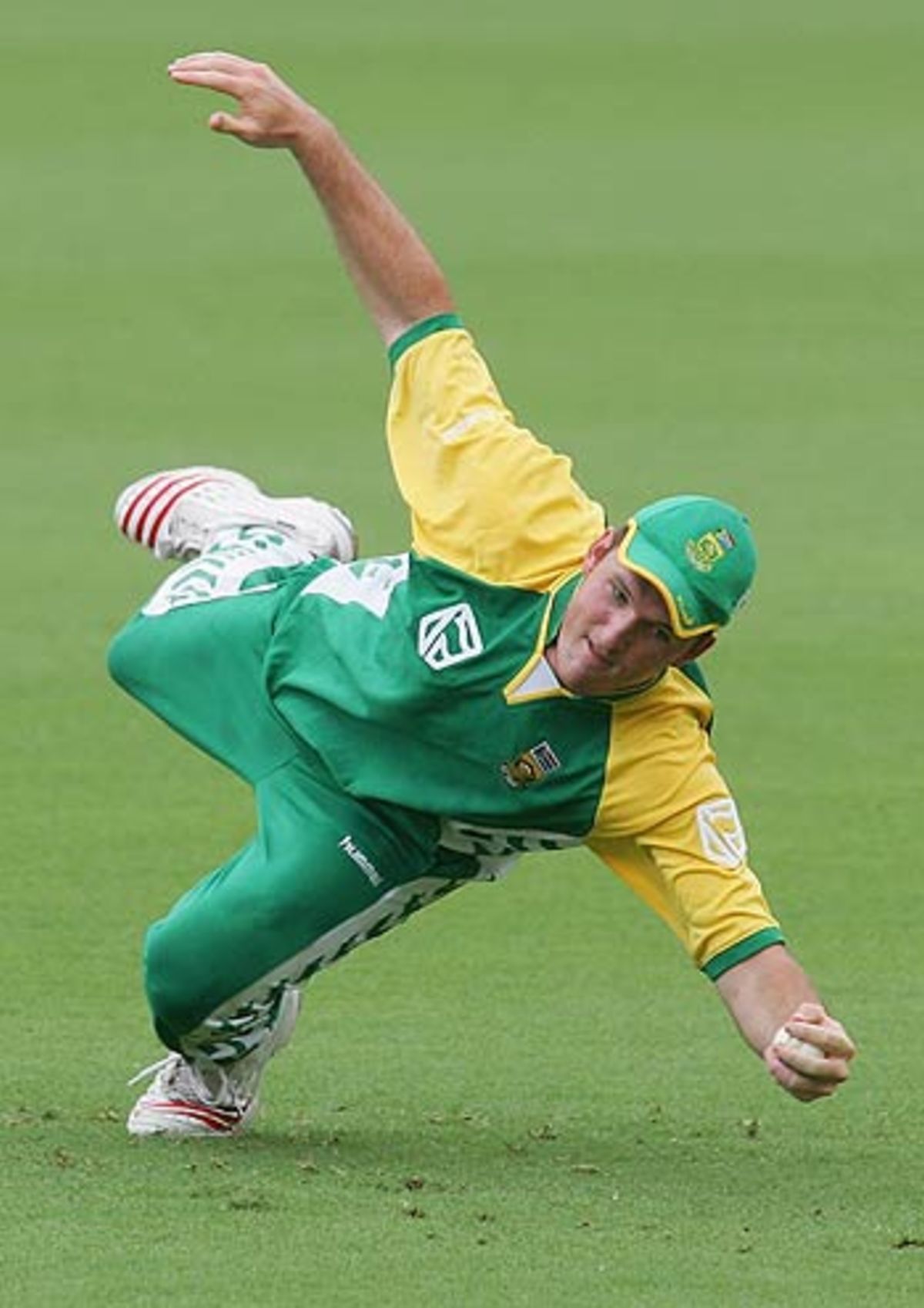 Graeme Smith gears up to take on Australia in the VB series ...