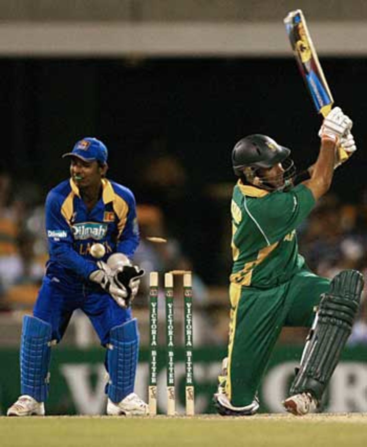 Adam Voges celebrates his defiant century | ESPNcricinfo.com